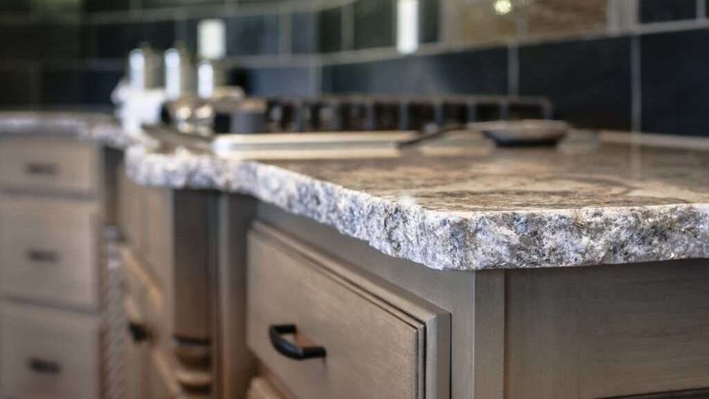 What is a Chiseled Edge Countertop? - Zzoomit